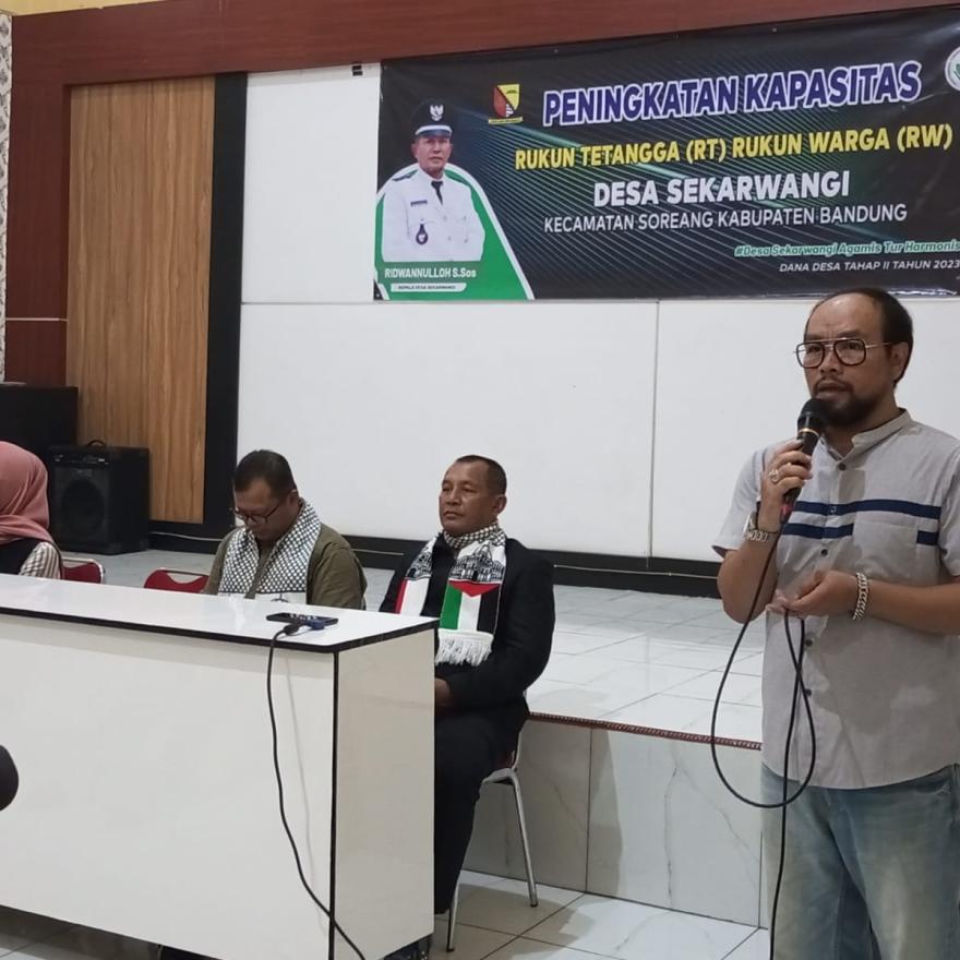 PENINGKATAN KAPASITAS RUKUN TETANGGA (RT) DAN RUKUN WARGA (RW) - Desa ...